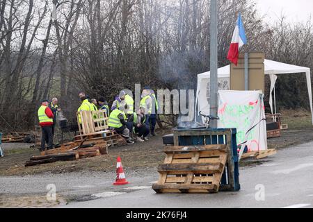 French fuel protests 'yellow vests Stock Photo - Alamy