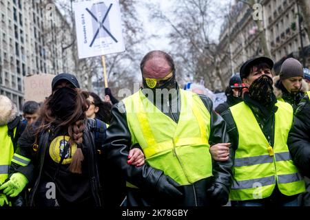 Yellow Jacket protests in Paris Stock Photo - Alamy