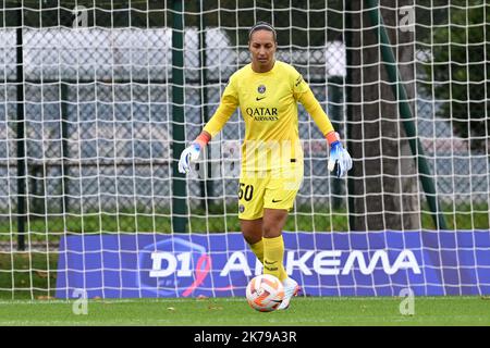 PARIS - Paris Saint Germain women goalkeeper Sarah Bouhaddi during the ...