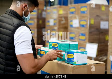 Operation of delivery of surgical masks and FFP2, made in China, by the ...