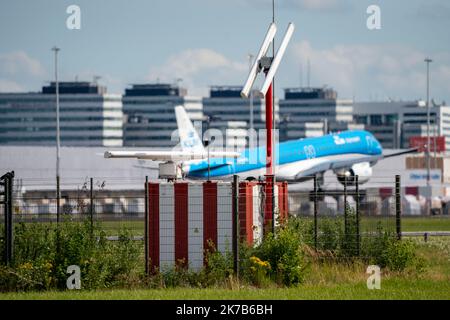 Amsterdam Schiphol Airport, AMS, Kaagbaan, runway, radar to detect ...