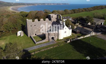 Oxwich Castle Gower Peninsular Stock Photo - Alamy