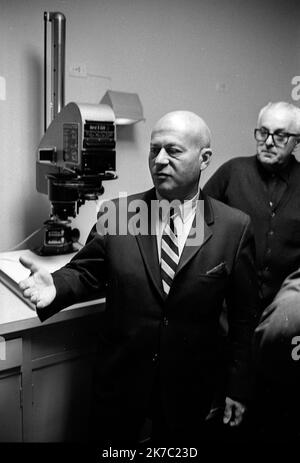 Arthur Rothstein, American photographer, visits Editorial Abril ...