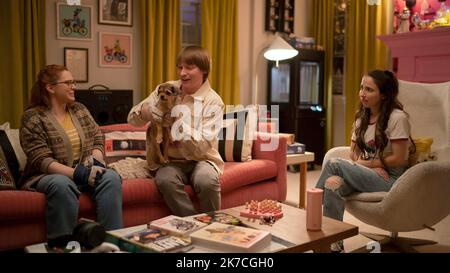 REBOOT, from left: Rachel Bloom, Paul Reiser, 'Girlfriends', (Season 1 ...