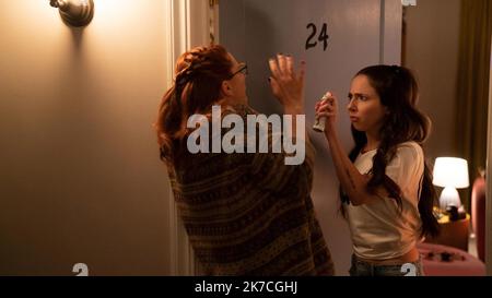 REBOOT, from left: Rachel Bloom, Paul Reiser, 'Girlfriends', (Season 1 ...