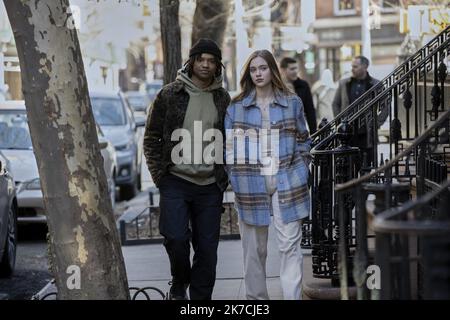 THE WATCHER, from left: Isabel Gravitt as Ellie Brannock, Luke David ...