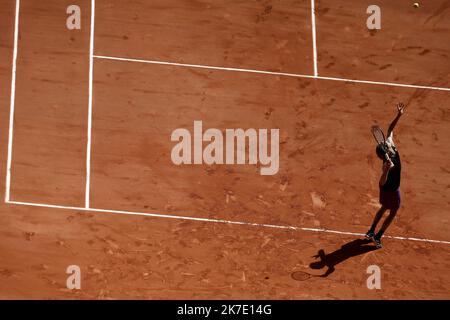 ©Sebastien Muylaert/MAXPPP - Alexander Zverev of Germany argues with ...