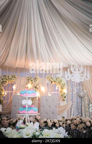 Beautiful wedding cake with blur background Stock Photo - Alamy