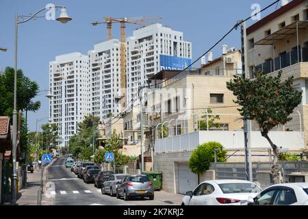 Construction of the new Sderot HaYovel Boulevard compound in Kiryat ...