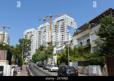 Construction of the new Sderot HaYovel Boulevard compound in Kiryat ...