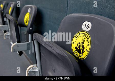 Seats at Signal Iduna Arena - the official playground of FC Borussia ...