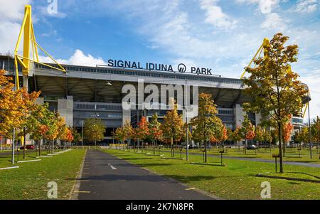 View on Signal Iduna Arena - the official playground of FC Borussia ...