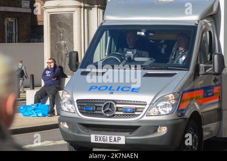 bomb scare Whitehall central London , police cordoned the area as bomb ...