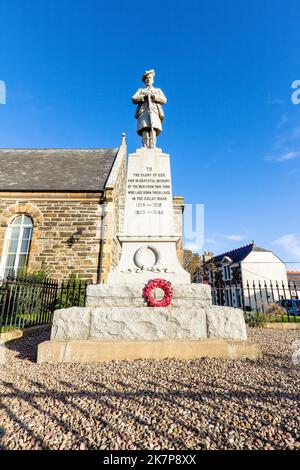 Portsoy Church and War Memorial in Portsoy, Aberdeenshire, Scotland, UK ...
