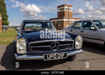 Mercedes-Benz 280 SL ‘UPD 211F’ on display at the Poster Cars ...
