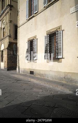 Palazzo Windows Piazza Santa Croce Florence Italy Stock Photo - Alamy