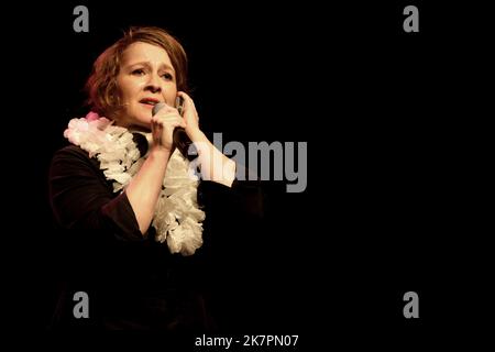 Béatrice Facquer. Humoriste, comédienne et journaliste. 31 ème Festival ...