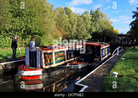 The Leeds and Liverpool canal reopens following water restrictions as ...