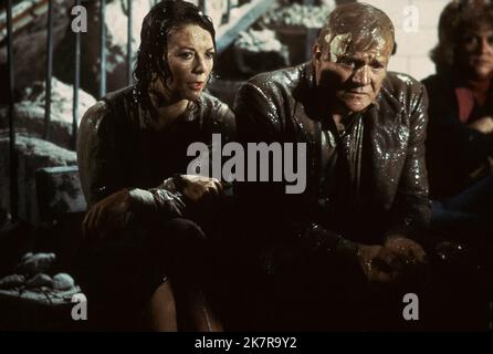 METEOR (1979) BRIAN KEITH, NATALIE WOOD, SEAN CONNERY MTR 023 Stock ...