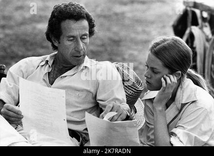 NIGHT MOVES (1975) MELANIE GRIFFITH NIMV 002 Stock Photo - Alamy