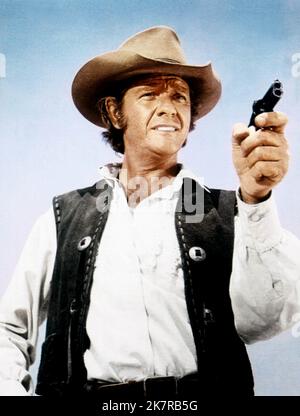 CATLOW USA 1971 Sam Wanamaker DALIAH LAVI as Rosita with gun. Regie ...