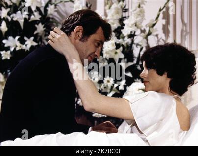 STAVISKY, Anny Duperey, Jean-Paul Belmondo, 1974 Stock Photo - Alamy