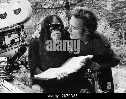 EVERY WHICH WAY BUT LOOSE, from left: Clyde the Orangutan, Clint ...