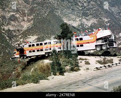 BIG BUS 1976 Paramount film Stock Photo - Alamy