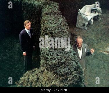 LAURENCE OLIVIER as Andrew Wyke in SLEUTH 1972 director JOSEPH L ...