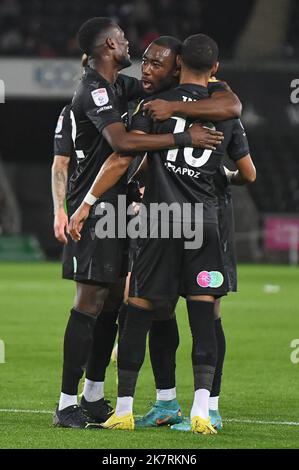 Thomas Ince #10 of Reading during the Sky Bet Championship match ...
