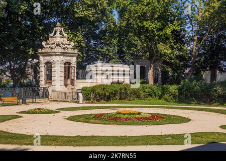 Topkapi Palace, Fourth Courtyard, Istanbul, Turkey Stock Photo - Alamy