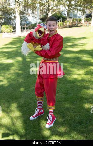 Jamie Leahey and Chuck, All star cast in sumptuous costumes at the ...