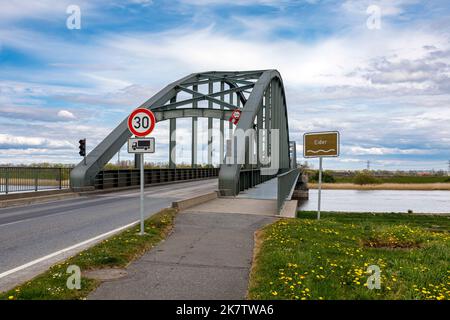 Eiderbrücke Friedrichstadt, double arch bridge from 1916, with MLC ...