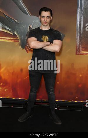 Sydney, Australia. 19th October 2022. Cai Le Plaw arrives on the red ...