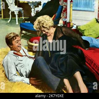 ALFIE (1966) SHELLEY WINTERS, MICHAEL CAINE ALF 003 O/S Stock Photo - Alamy