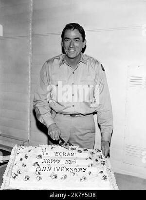 CAPTAIN NEWMAN, M.D., Gregory Peck, Angie Dickinson, 1963 Stock Photo ...
