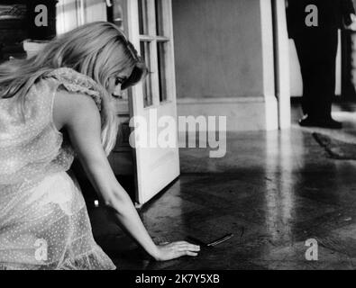 REPULSION UK 1965 Roman Polanski Carol (CATHERINE DENEUVE) Regie: Roman ...