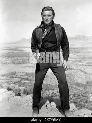 The last sunset 1961 Robert Aldrich Kirk Douglas Carol Linley Stock ...