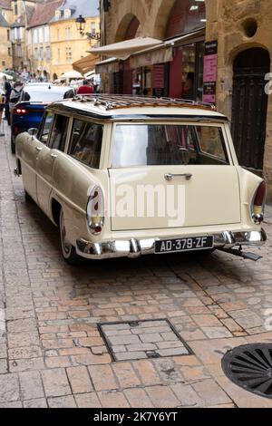 a classic Simca Vedette Estate awaiting entry to the Sarlat-la-Caneda ...