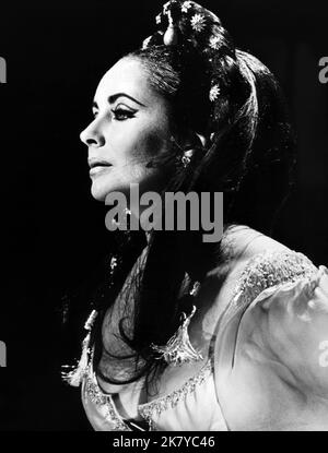 DOCTOR FAUSTUS Elizabeth Taylor as Helen of Troy Date: 1967 Stock Photo ...