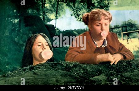 THE WORLD OF HENRY ORIENT, Tippy Walker, 1964 Stock Photo - Alamy