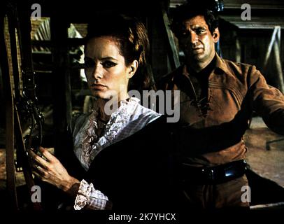 CHUKA, Luciana Paluzzi, Rod Taylor, 1967 Stock Photo - Alamy