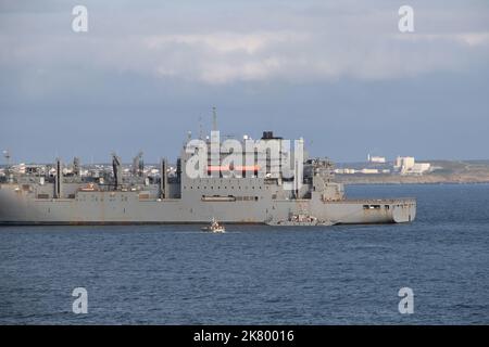 221002-N-DK042-1082 PORT OF KUSHIRO, Japan (Oct. 2, 2022) USNS ...