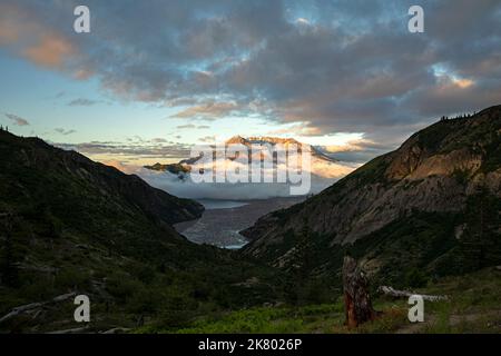WA22423-00...WASHINGTON - Sunrise on Mount St. Helens and Spirit Lake ...