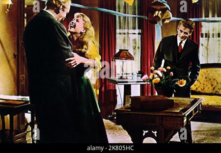 James Dean and Julie Harris on the set of "East of Eden" 1955 Warner ...