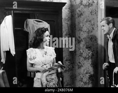 MARY ANDERSON, DAN DURYEA, CHICAGO CALLING, 1951 Stock Photo - Alamy