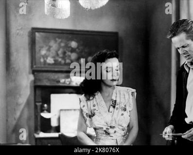 MARY ANDERSON, DAN DURYEA, CHICAGO CALLING, 1951 Stock Photo - Alamy