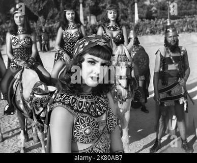 LEONORA RUFFO THE QUEEN OF SHEBA (1952 Stock Photo - Alamy