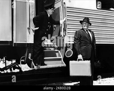 BAD DAY AT BLACK ROCK, from left: Spencer Tracy, Ernest Borgnine ...