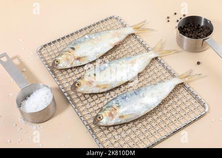 gizzard shad fish on a grill Stock Photo - Alamy